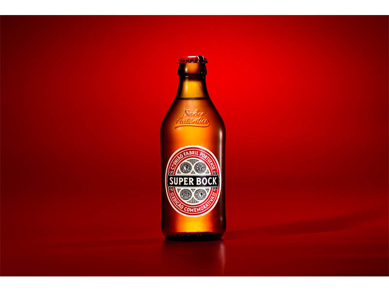 Super Bock celebra 90 anos com nova campanha e garrafa comemorativa