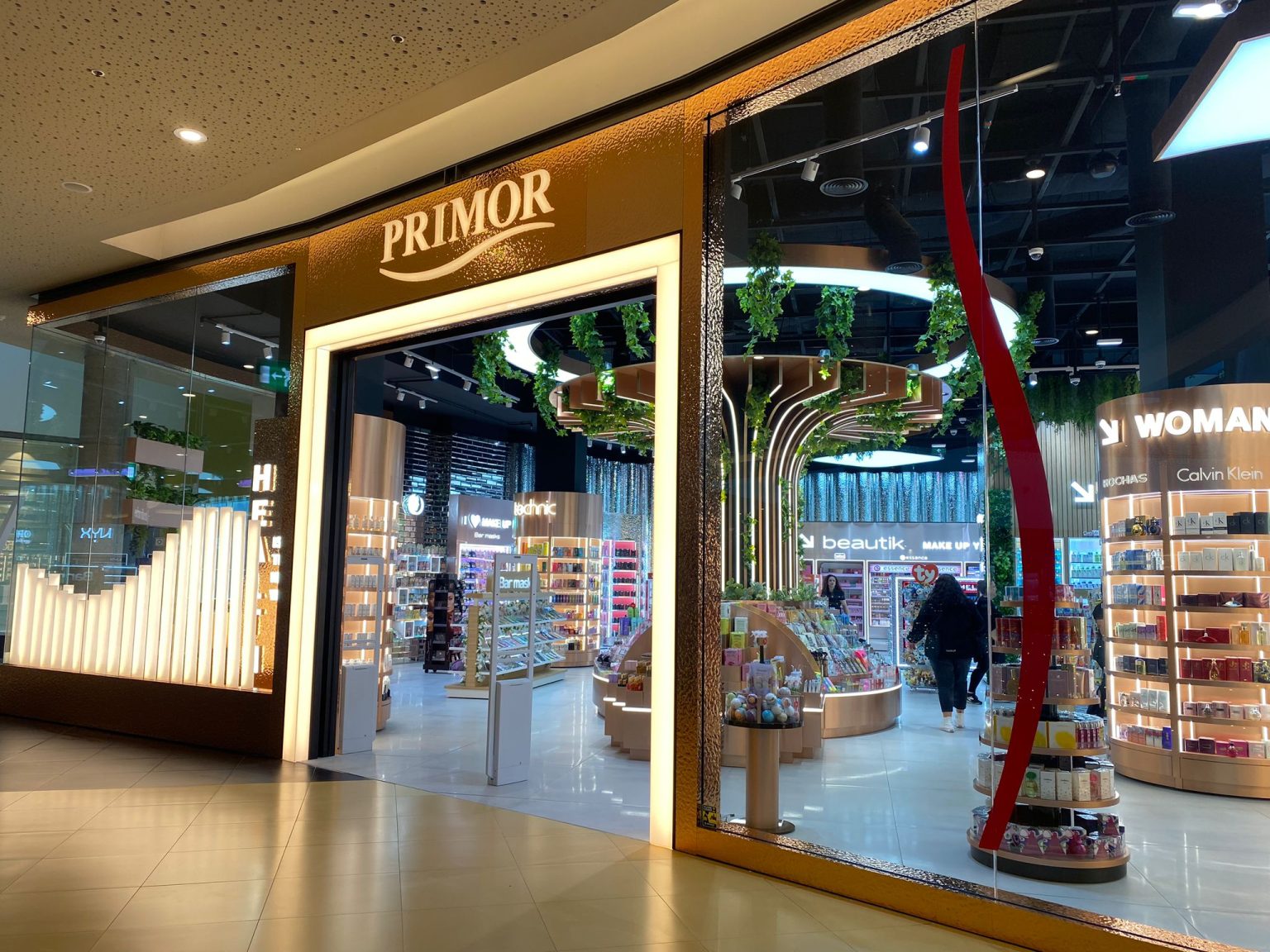 Primor abre a primeira loja em Braga - Grande Consumo