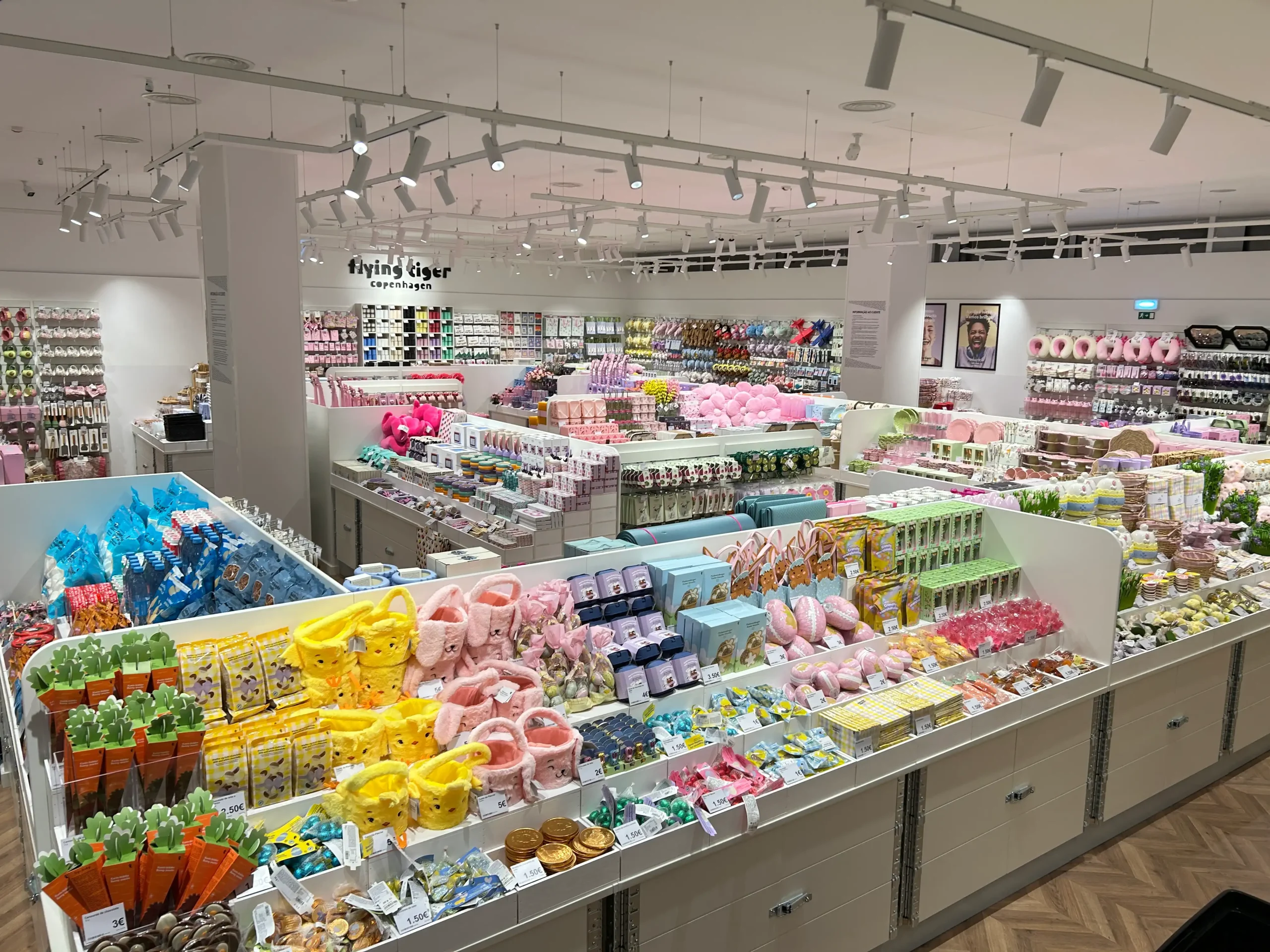 Flying Tiger Copenhagen reabre loja em Leiria - Grande Consumo