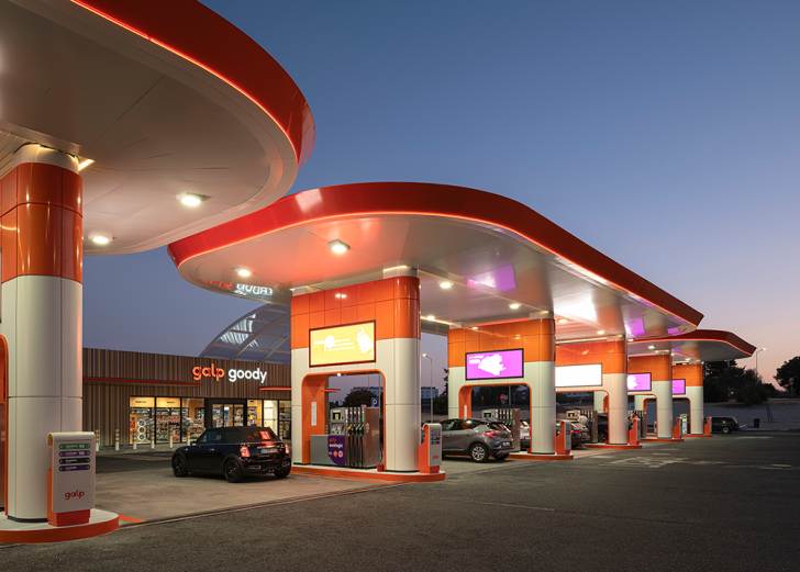 Galp inaugura primeira flagship e estreia nova marca - Grande Consumo